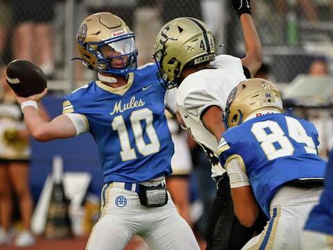 Retooled Alamo Heights surges up E-N high school football 6A/5A ranks