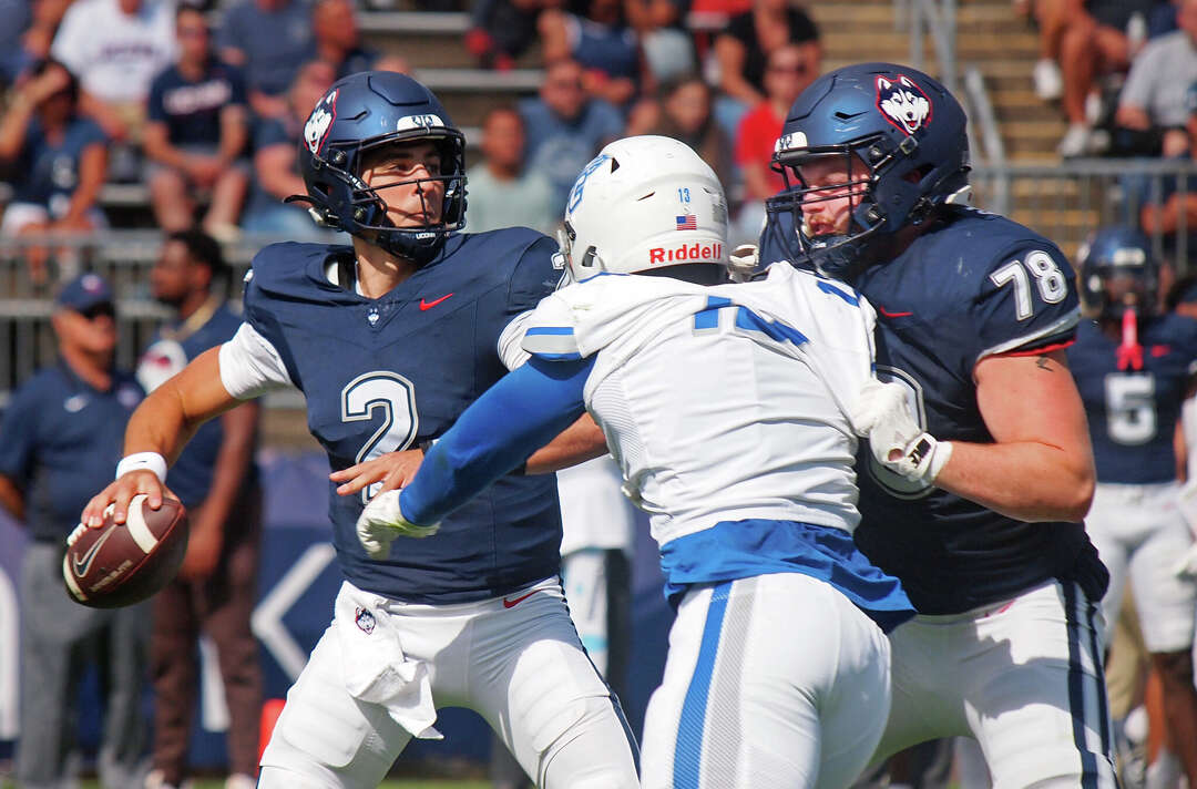 UConn football dominates Central Connecticut in season-opening win