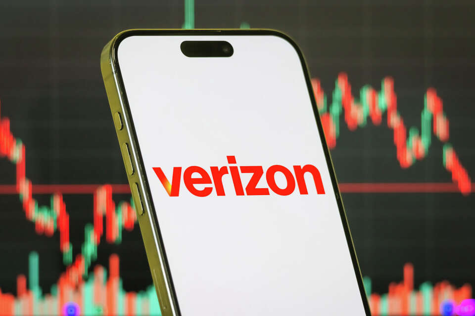 Thousands of Verizon users in California impacted by nationwide outage