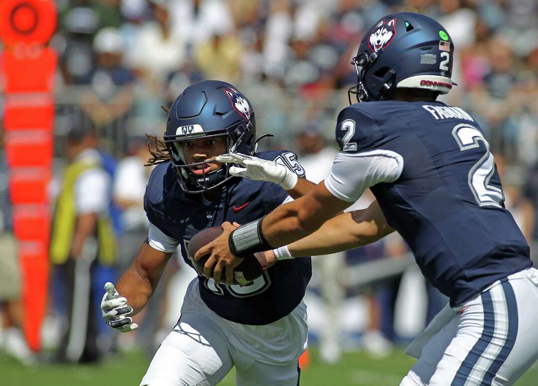 UConn football dominates Central Connecticut in season-opening win