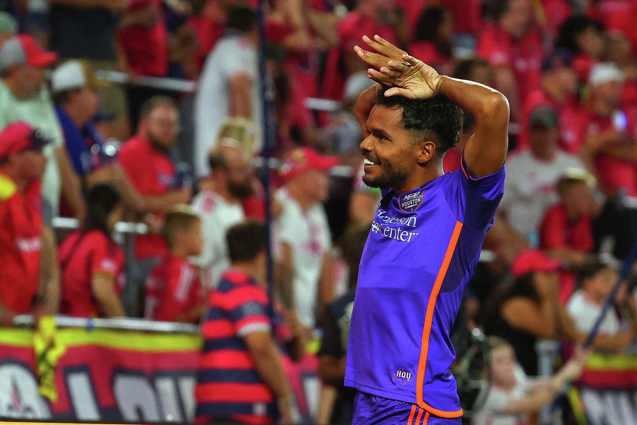 Duane Holmes scores first MLS goal as Dynamo beat St. Louis