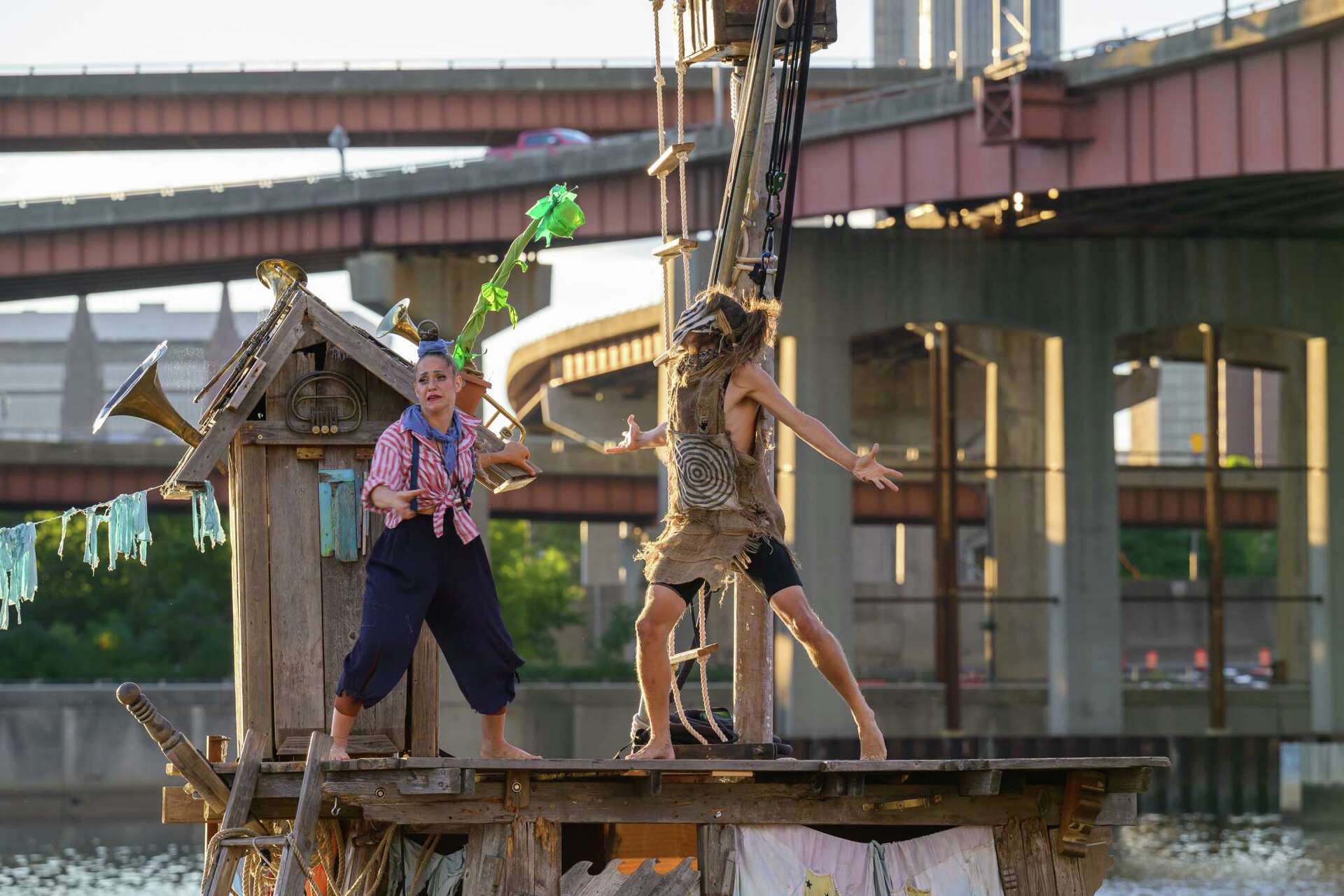 Flotsam River Circus thrills with waterfront show in Rensselaer