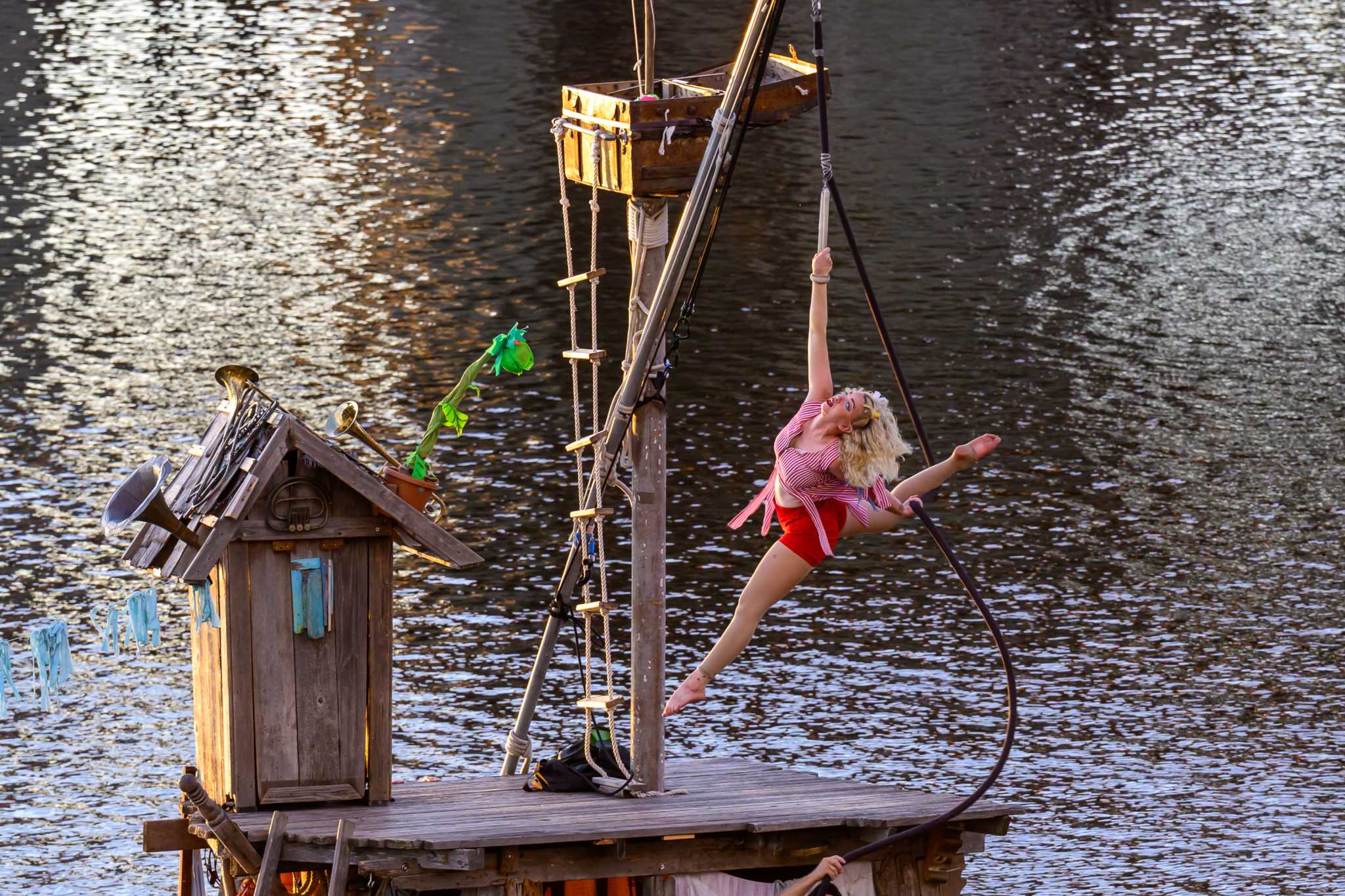 Flotsam River Circus thrills with waterfront show in Rensselaer