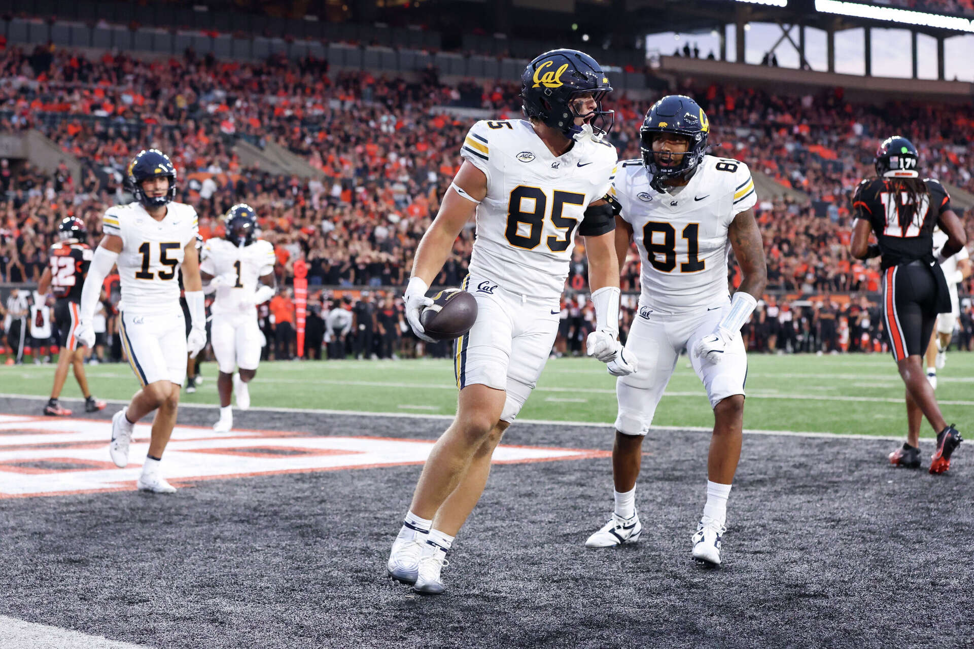 Cal freshman QB Sagapolutele shines with 3 TDs in win over Oregon St.