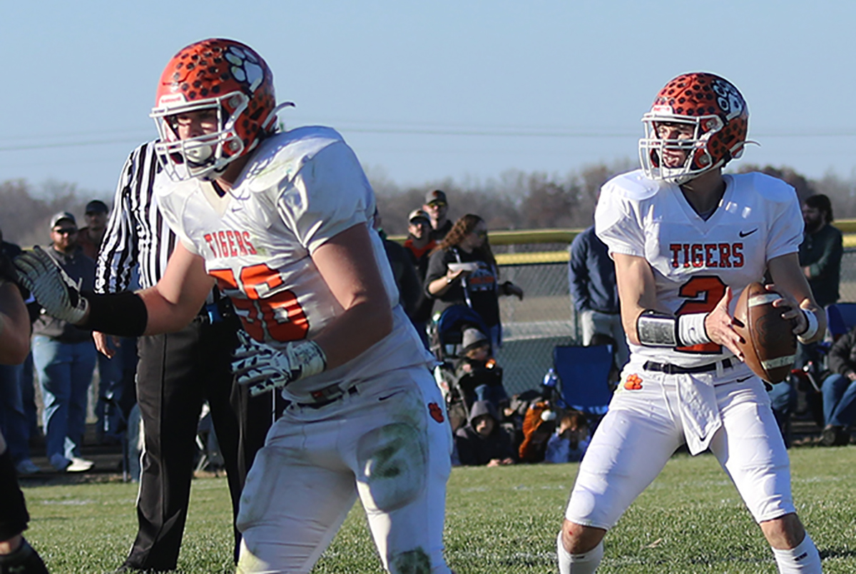Greenfield football opens with shutout victory at Jacksonville Routt
