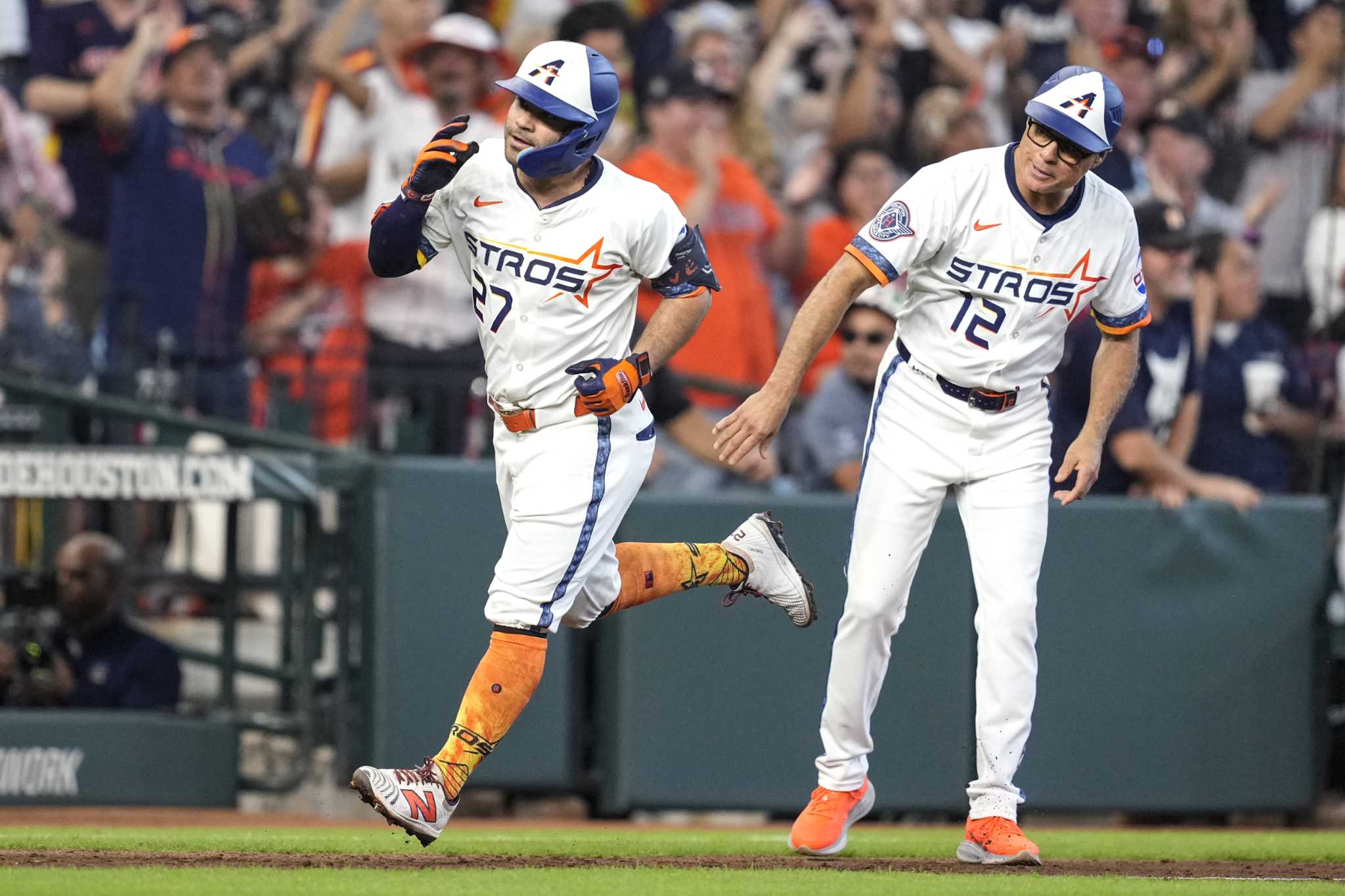 Houston Astros: Base coaches adjust to new MLB rule on positioning