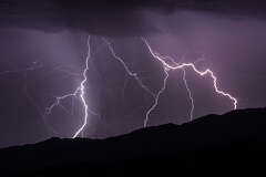 4,500 lightning strikes hit Calif. overnight, sparking new wildfires