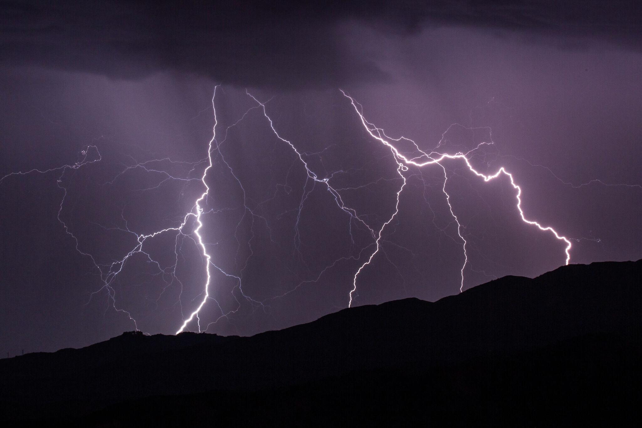 4,500 lightning strikes hit Calif. overnight, sparking new wildfires
