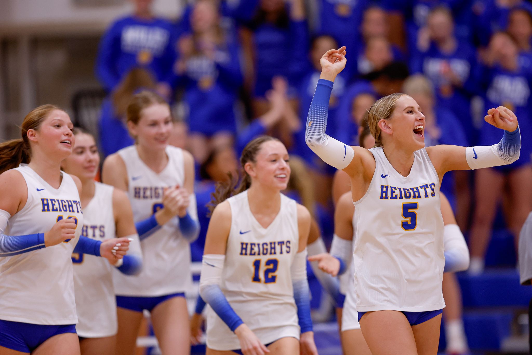 Alamo Heights volleyball takes down Veterans Memorial in 26-5A play