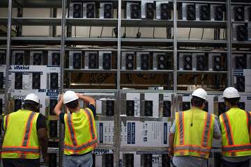 Big energy users are now first in line for Texas power cuts
