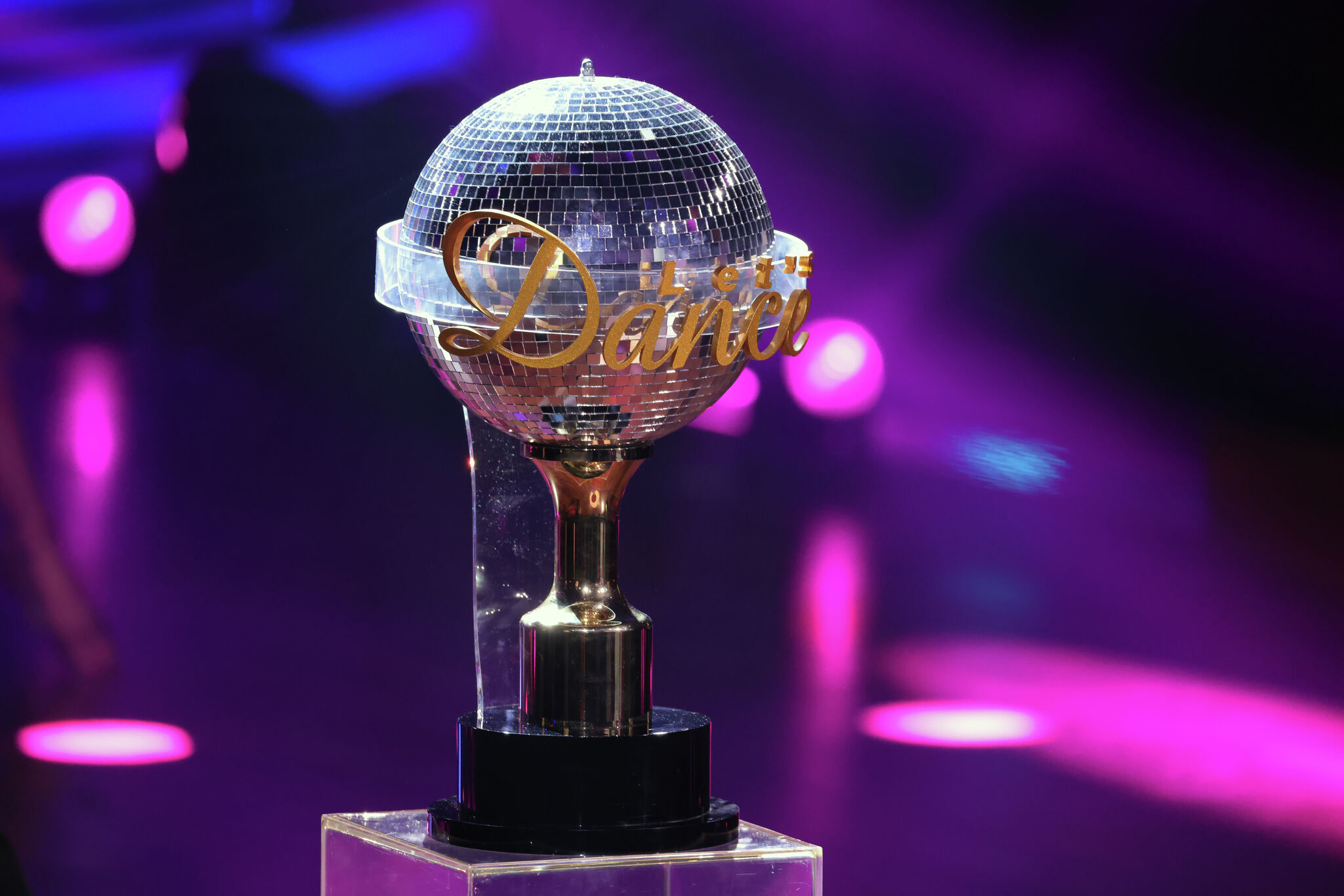 DWTS 2025 cast includes MomTok, Pentatonix, and Topanga Lawrence