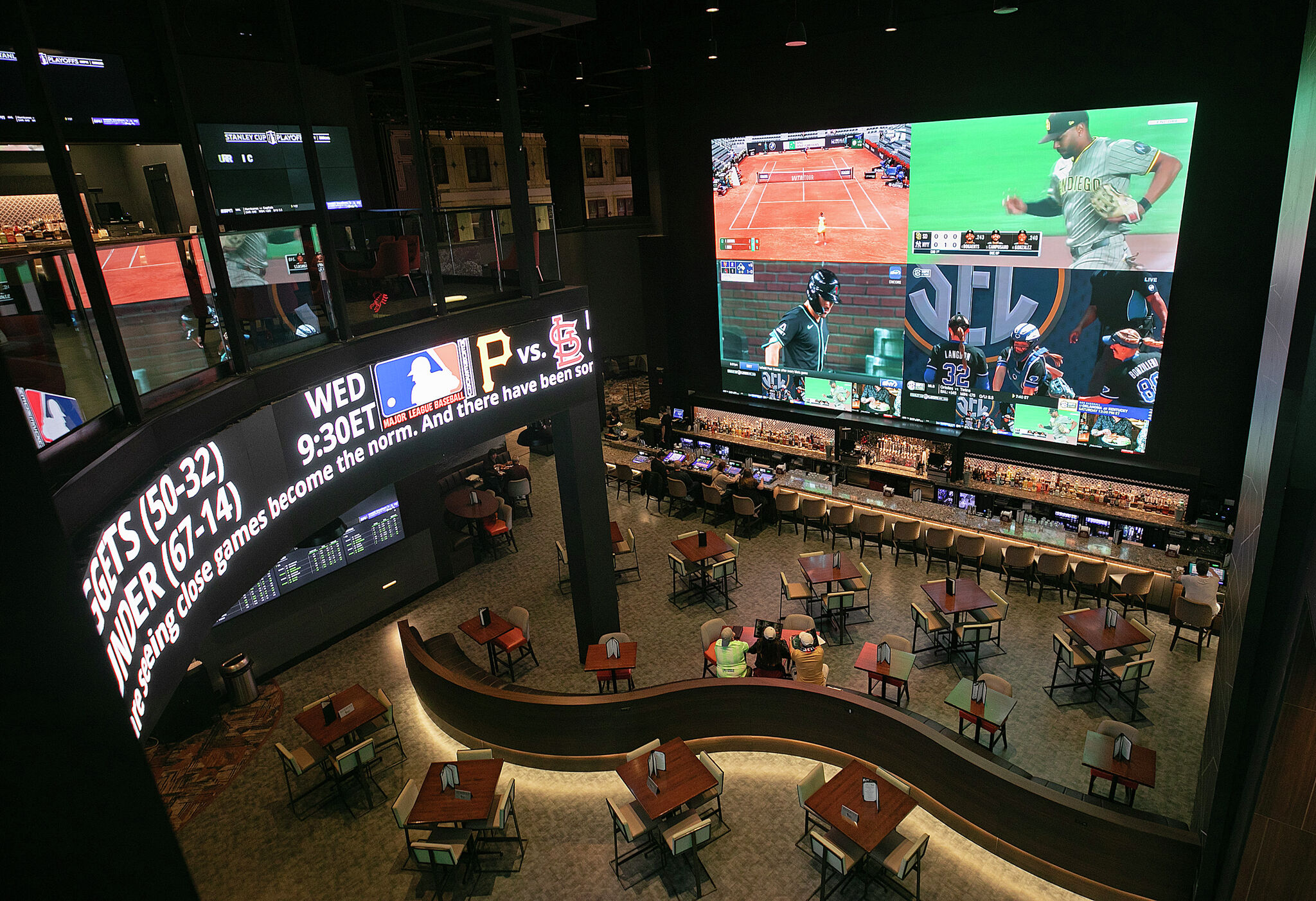 New Canaan native Max Pacioretty suffers concussion, fractured ...