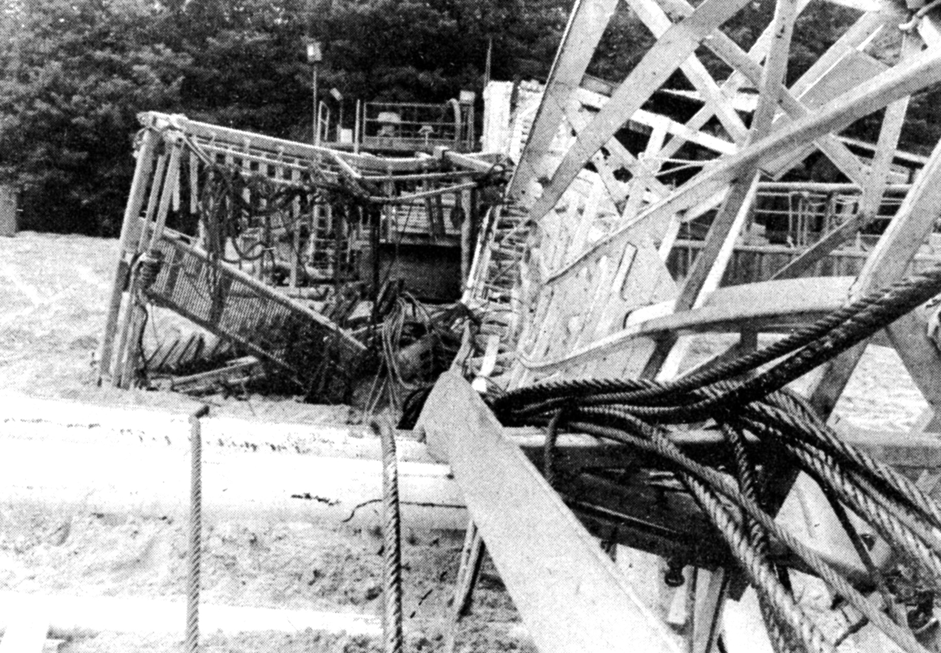 Oil rig collapse reported in 1985 in Copemish