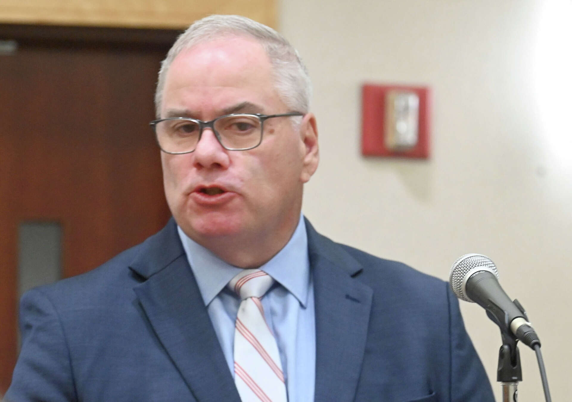 Ex-CT trooper accused of spitting in YouTuber's face seeks probation