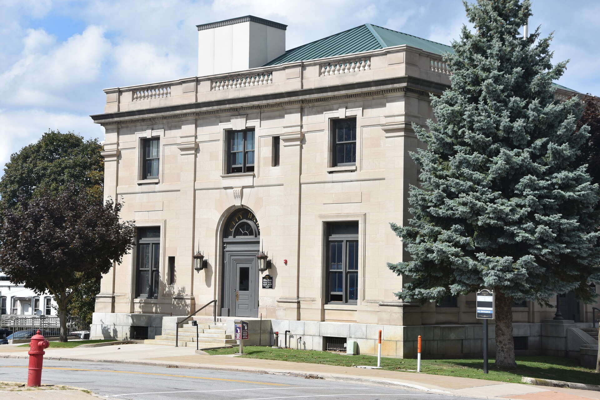 Manistee ordinance would tighten blight rules