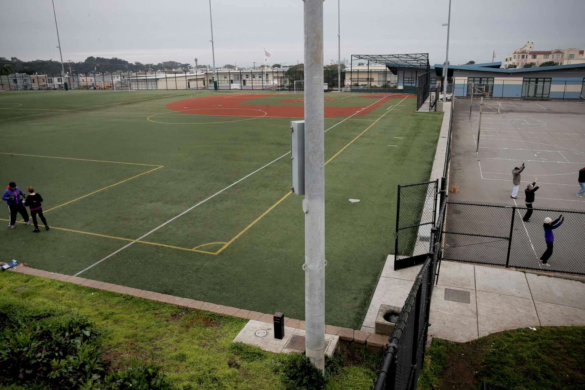 San Francisco shouldn’t use artificial turf at Crocker Amazon Park