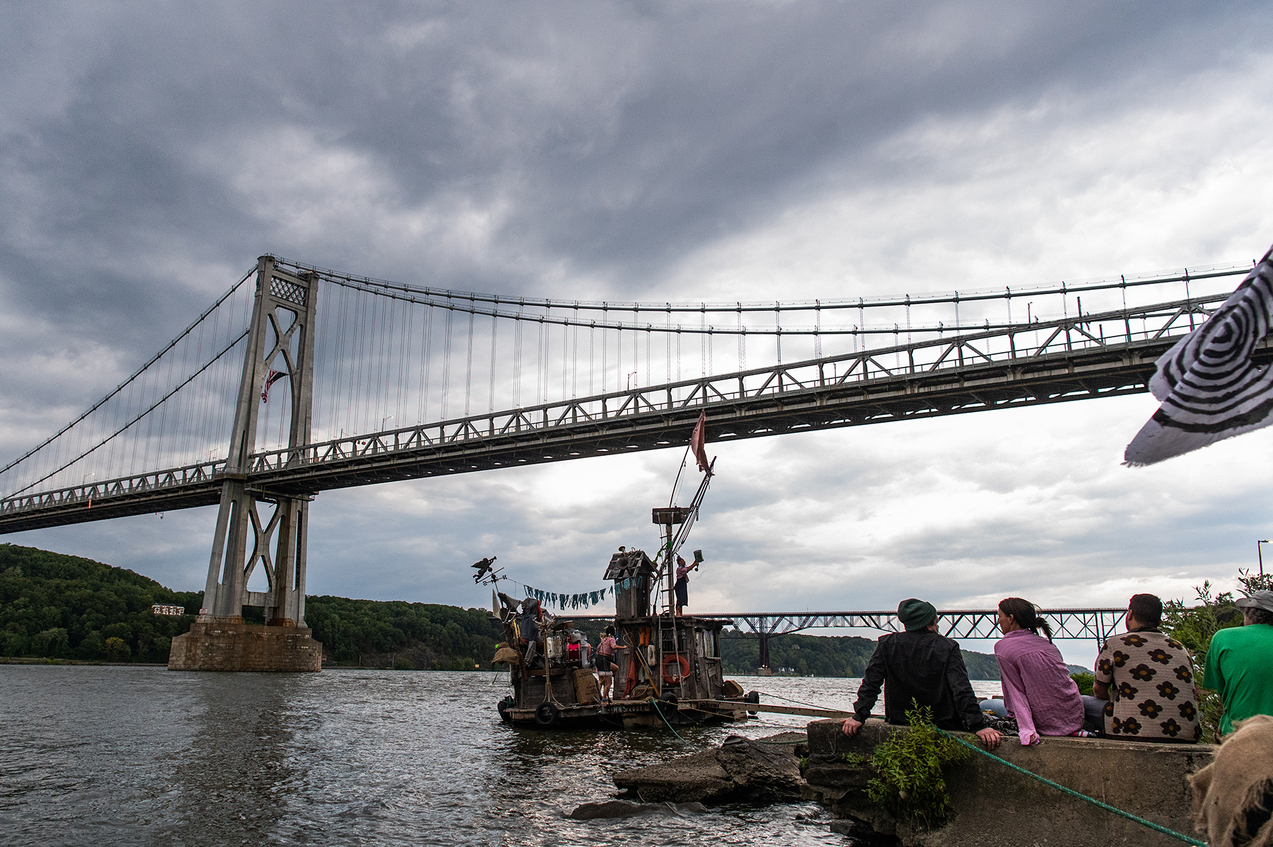 Flotsam River Circus wows crowds at Poughkeepsie waterfront