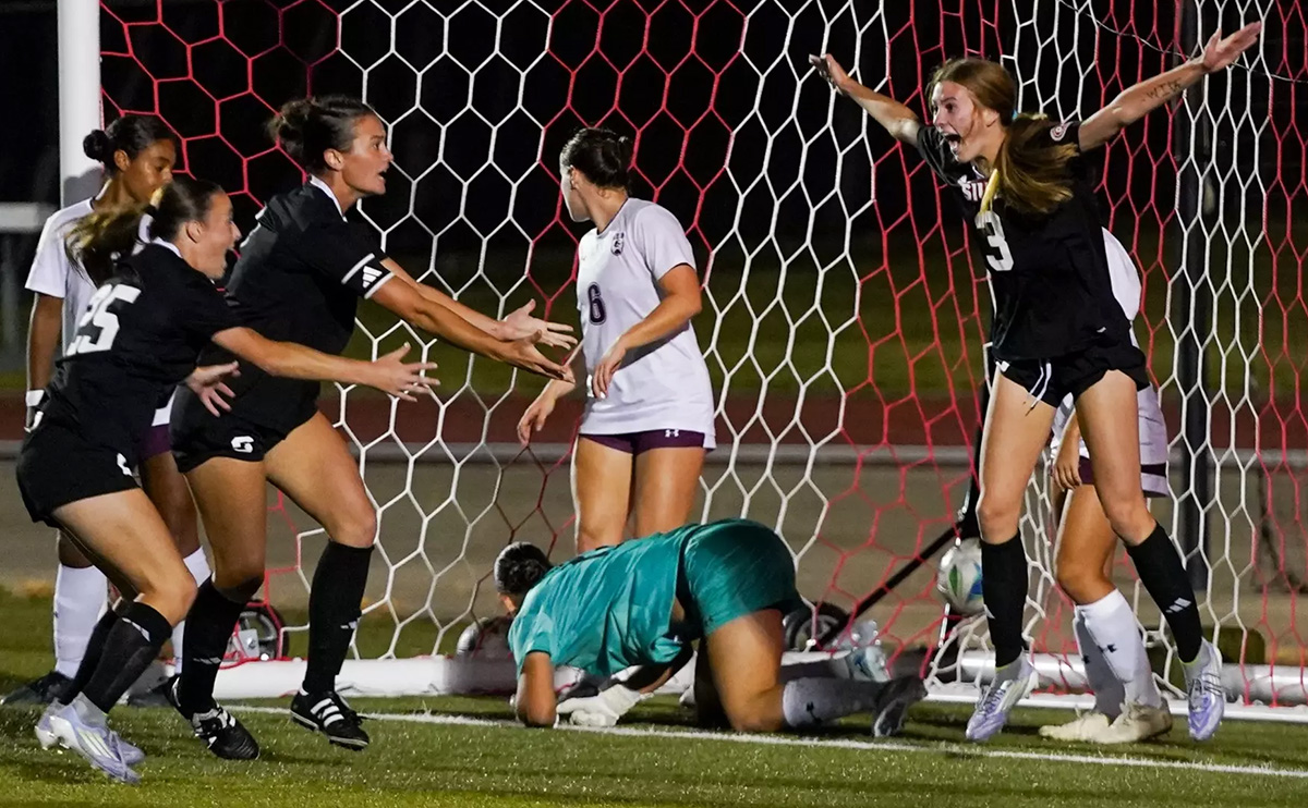 The SIUC Salukis edge SIUE women's soccer 2-1 t Korte Stadium