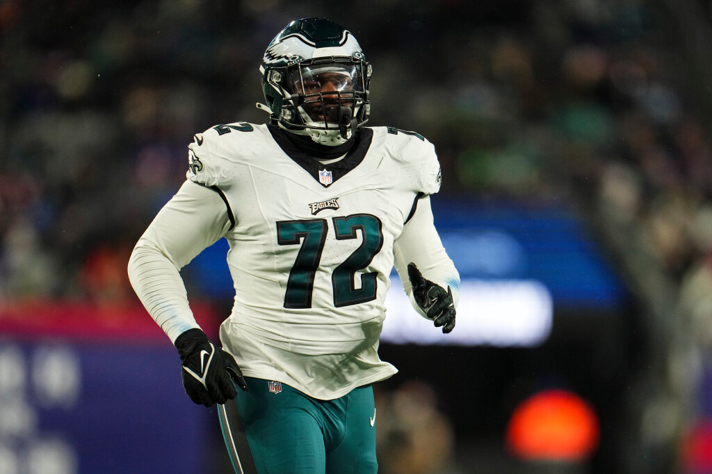 Texas football: Moro Ojomo, Andrew Mukuba shine in NFL season opener