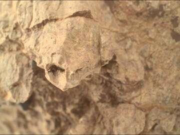 NASA rovers find a new strange rock on Mars