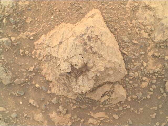 NASA rovers find a new strange rock on Mars