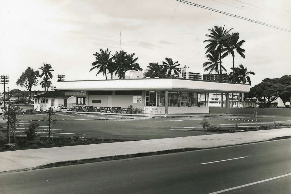 Jason Momoa, Obama fawn over this humble Hawaii restaurant chain