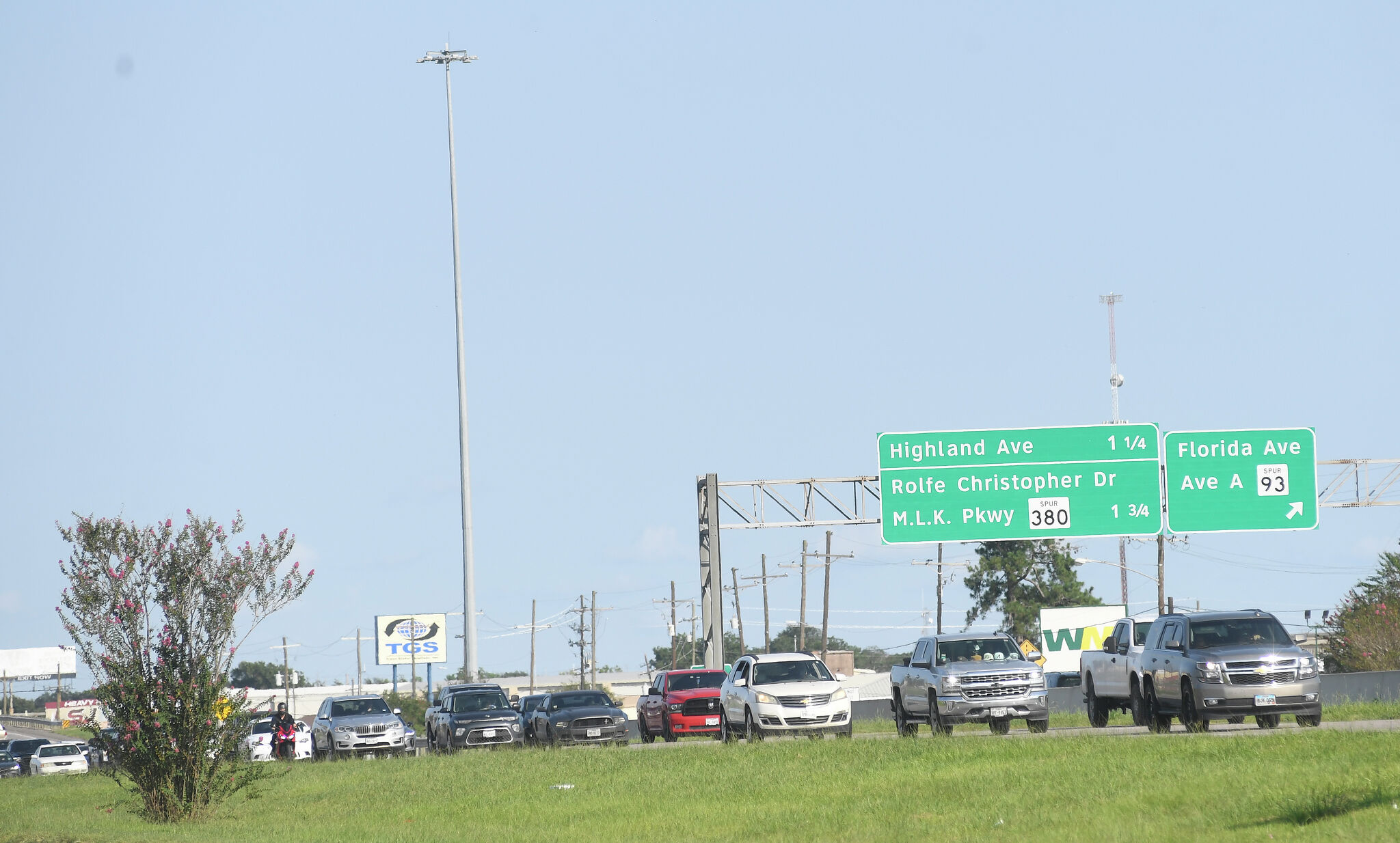 Long has 16 as Hampton beats Stony Brook 62-59
