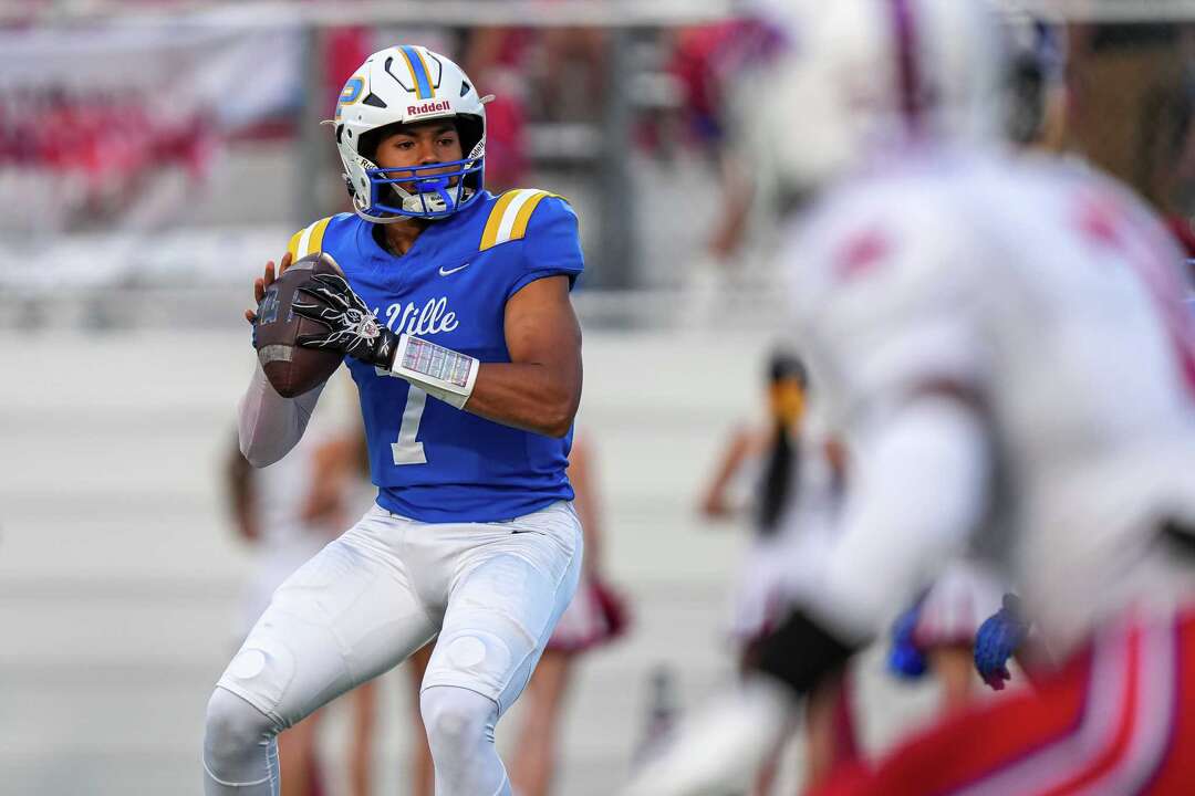High school football: Late TD helps Hays rally past Pflugerville 35-31