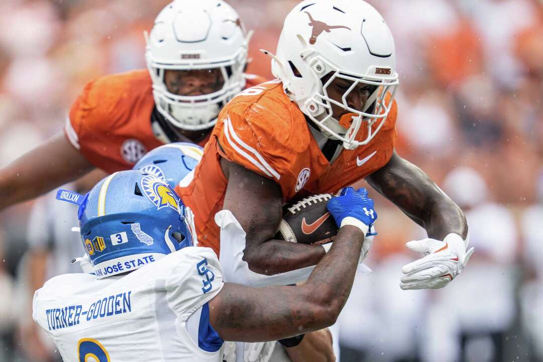 Texas football: Jack Endries shows versatility, nose for end zone