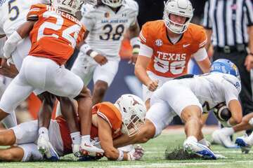 Texas football: Jack Endries shows versatility, nose for end zone