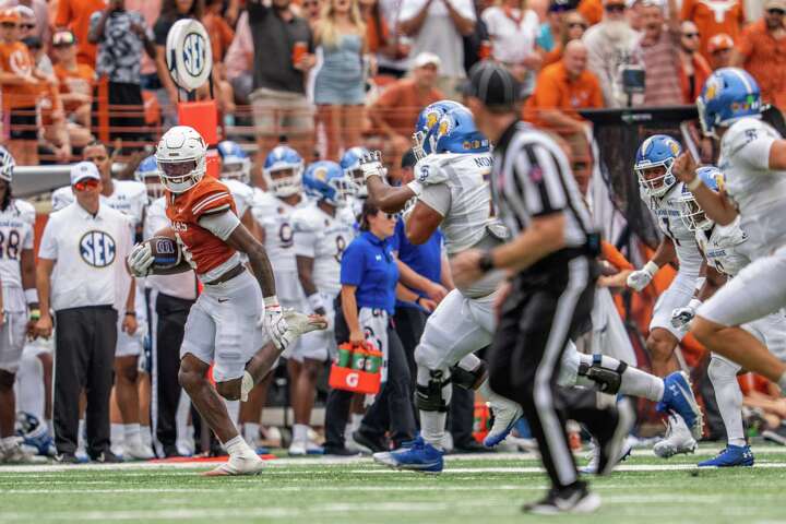 Texas football: Jack Endries shows versatility, nose for end zone