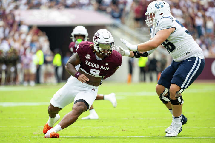 Texas A&M football: Cashius Howell makes history with 3-sack flurry