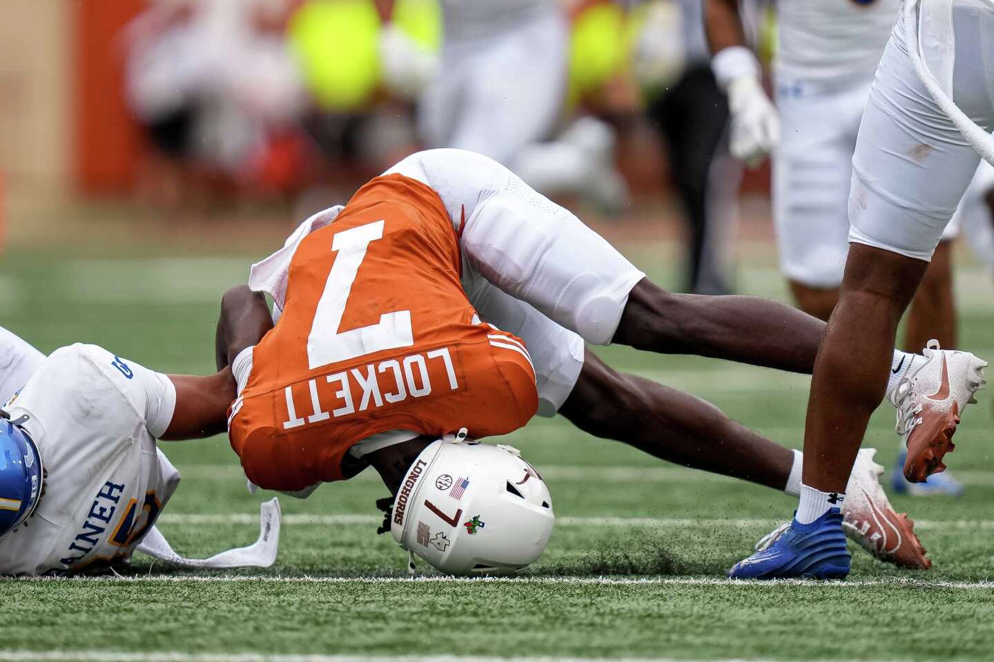 AP football rankings: Texas Longhorns at No. 7 and Aggies at No. 16