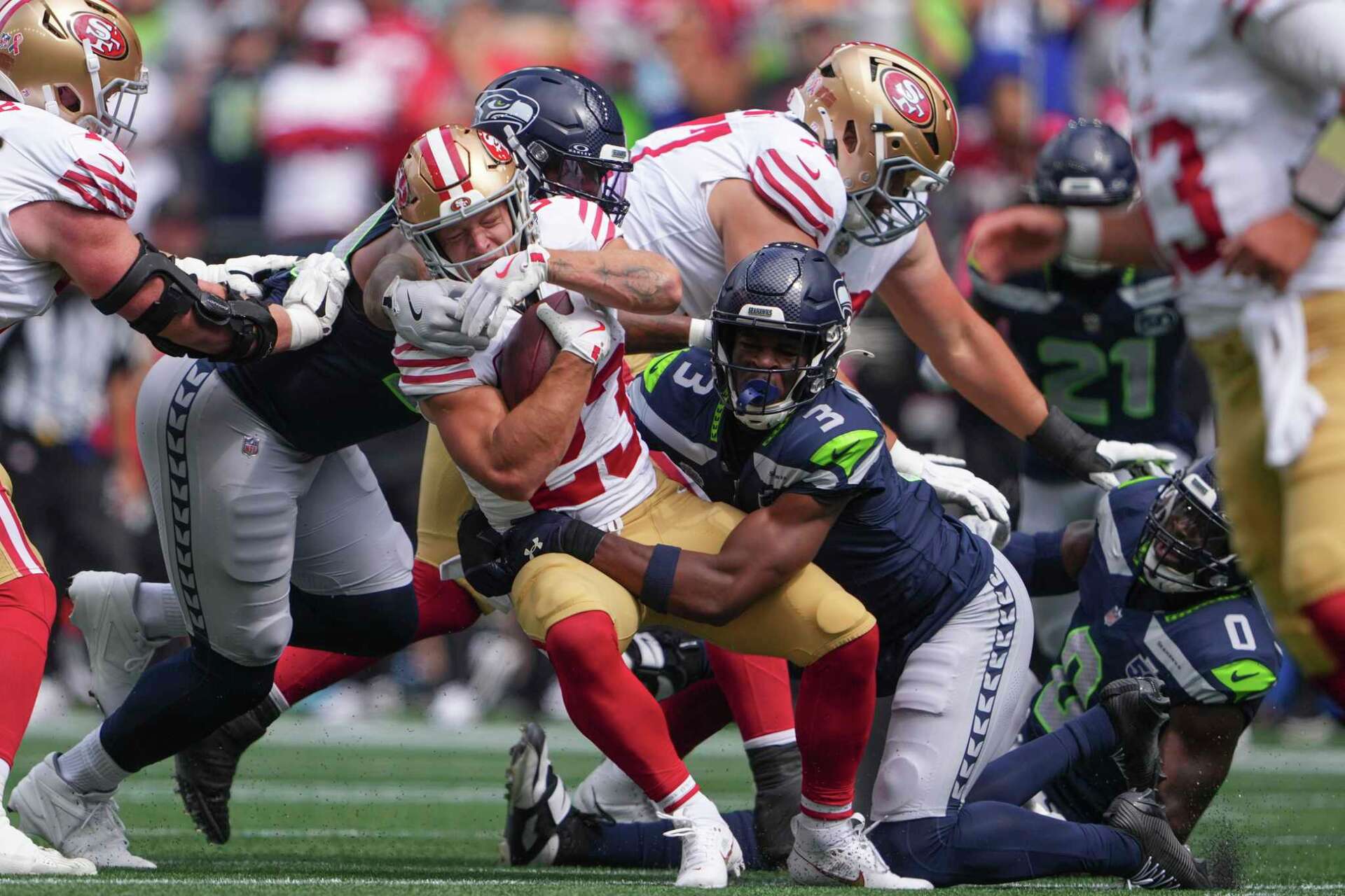 49ers eke out late win over Seahawks despite injuries, missed kicks