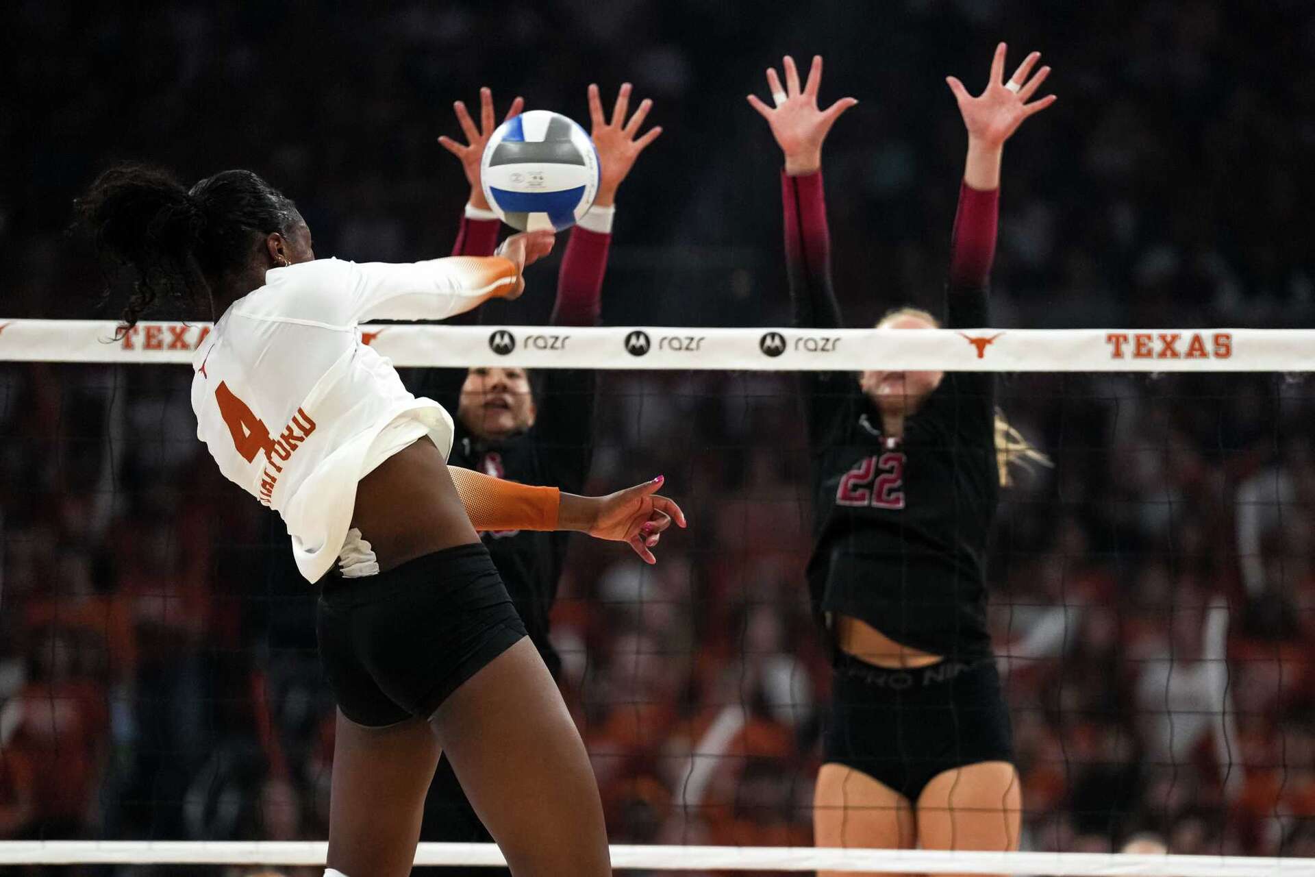 Texas volleyball vs Louisville today: Replay from top-10 match