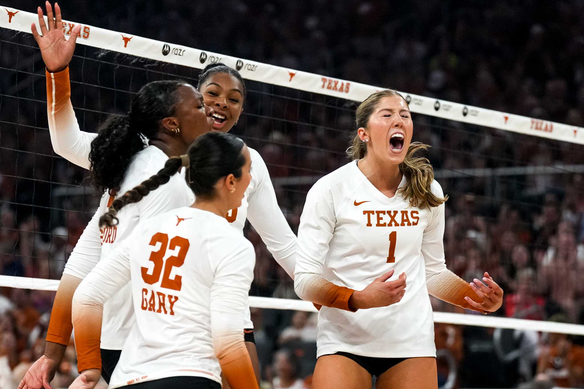 Texas volleyball vs Stanford score: Live updates from Moody Center