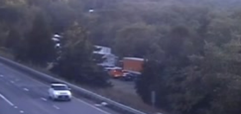 Crews battle tractor-trailer fire in Southbury on I-84 west: Officials