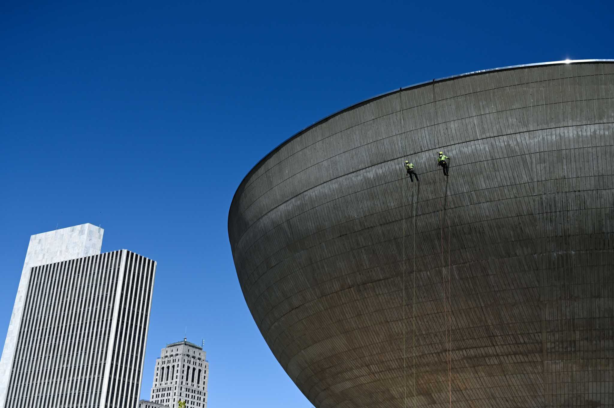 Albany police investigating man found hanging on city street