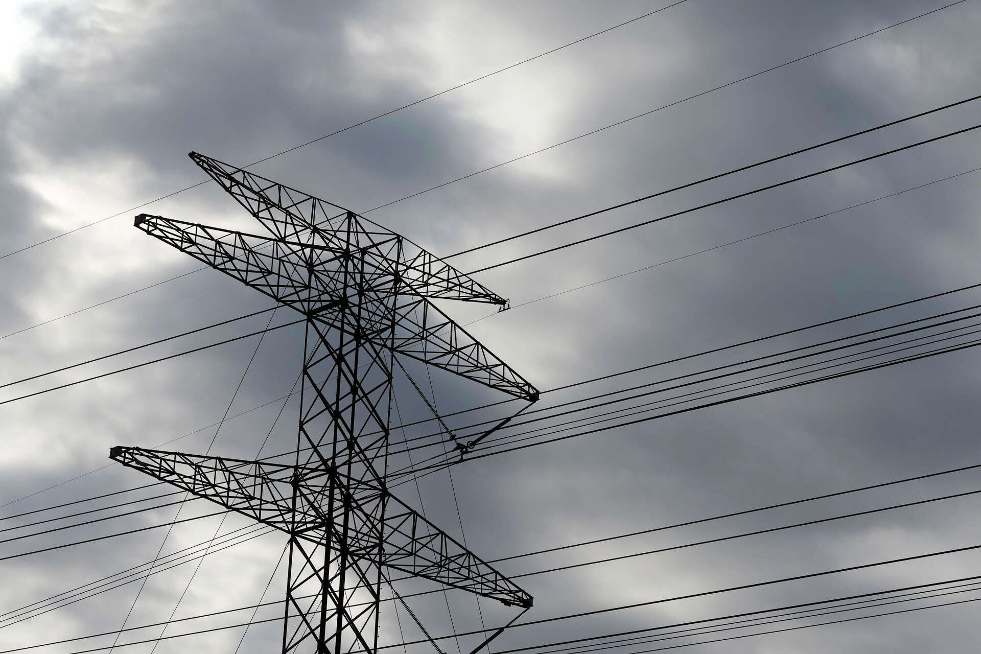 Why Entergy wants to build a power line across Lake Livingston