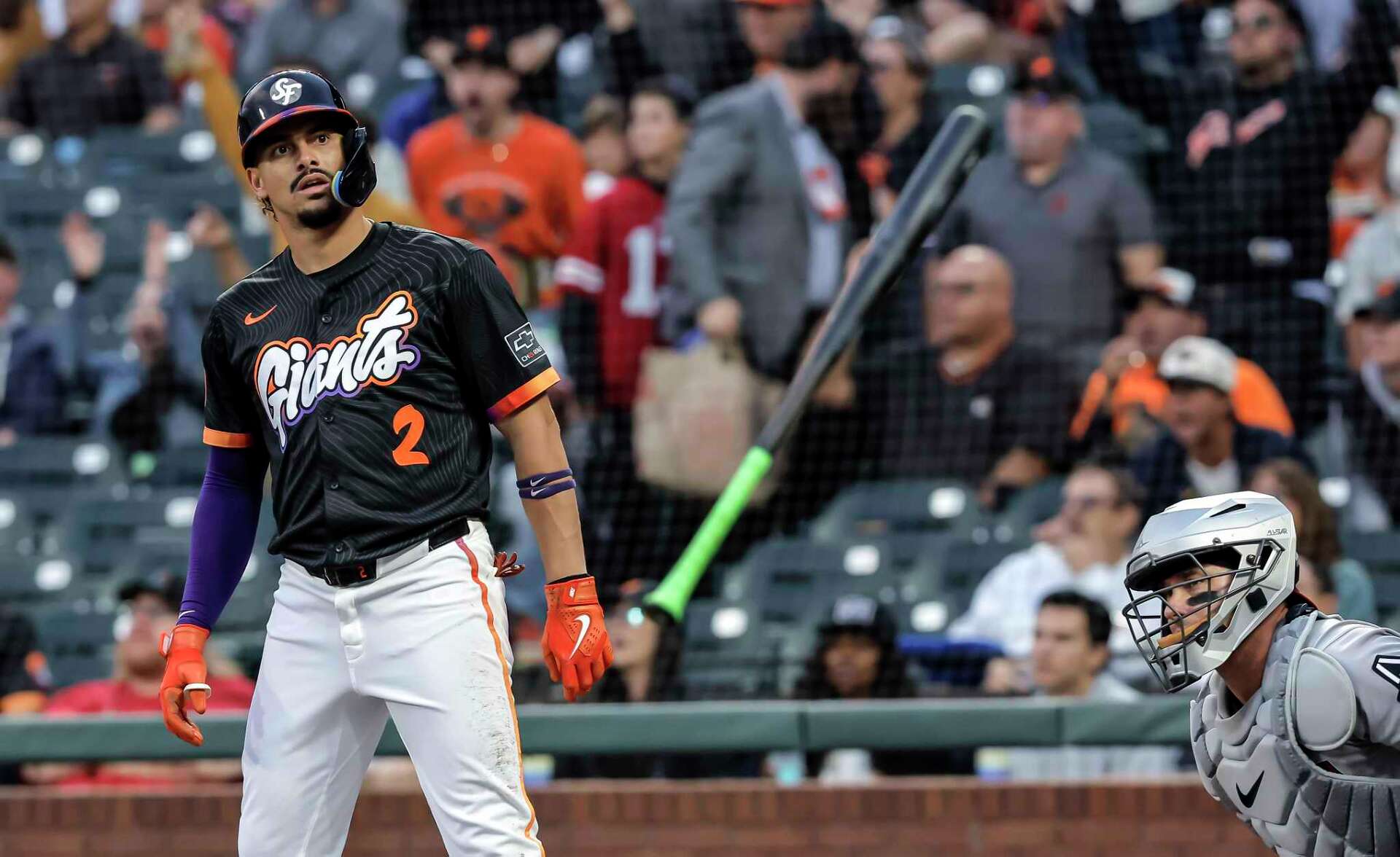 Giants' power surge continues to propel late-season postseason push