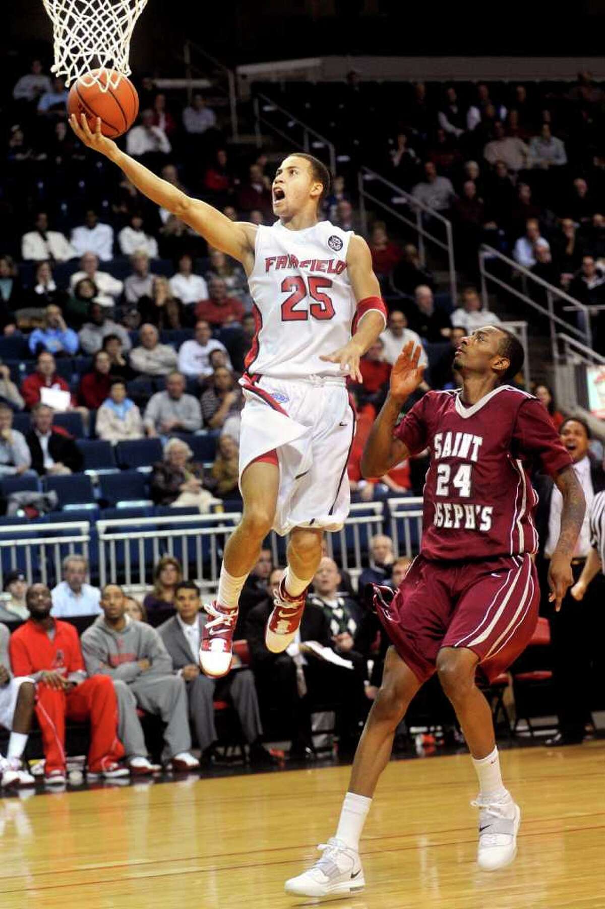 Fairfield's offense sputters in second half in loss to Saint Joseph's