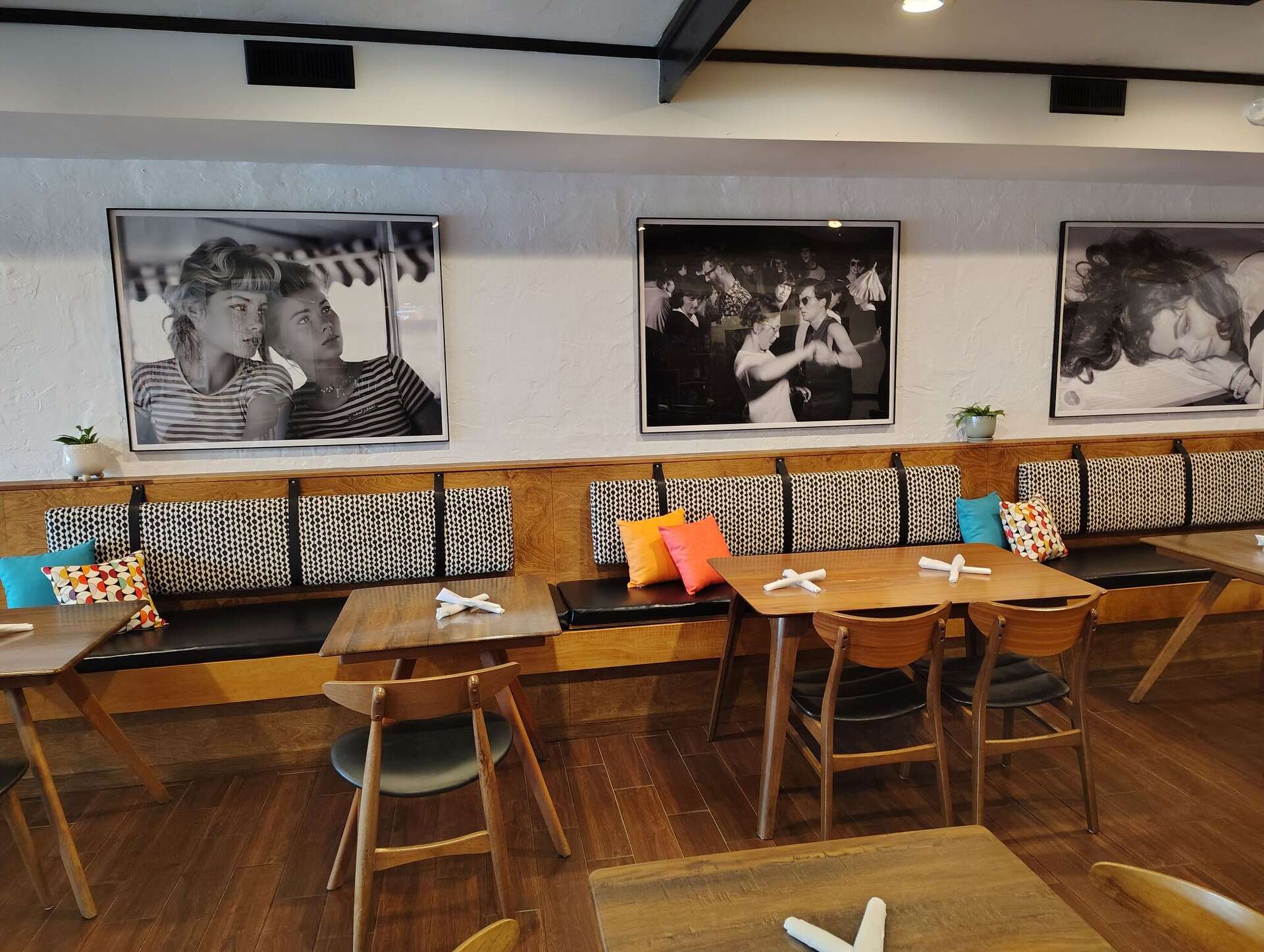 Beatniks in Midland opens with 1950s flair, comfort food