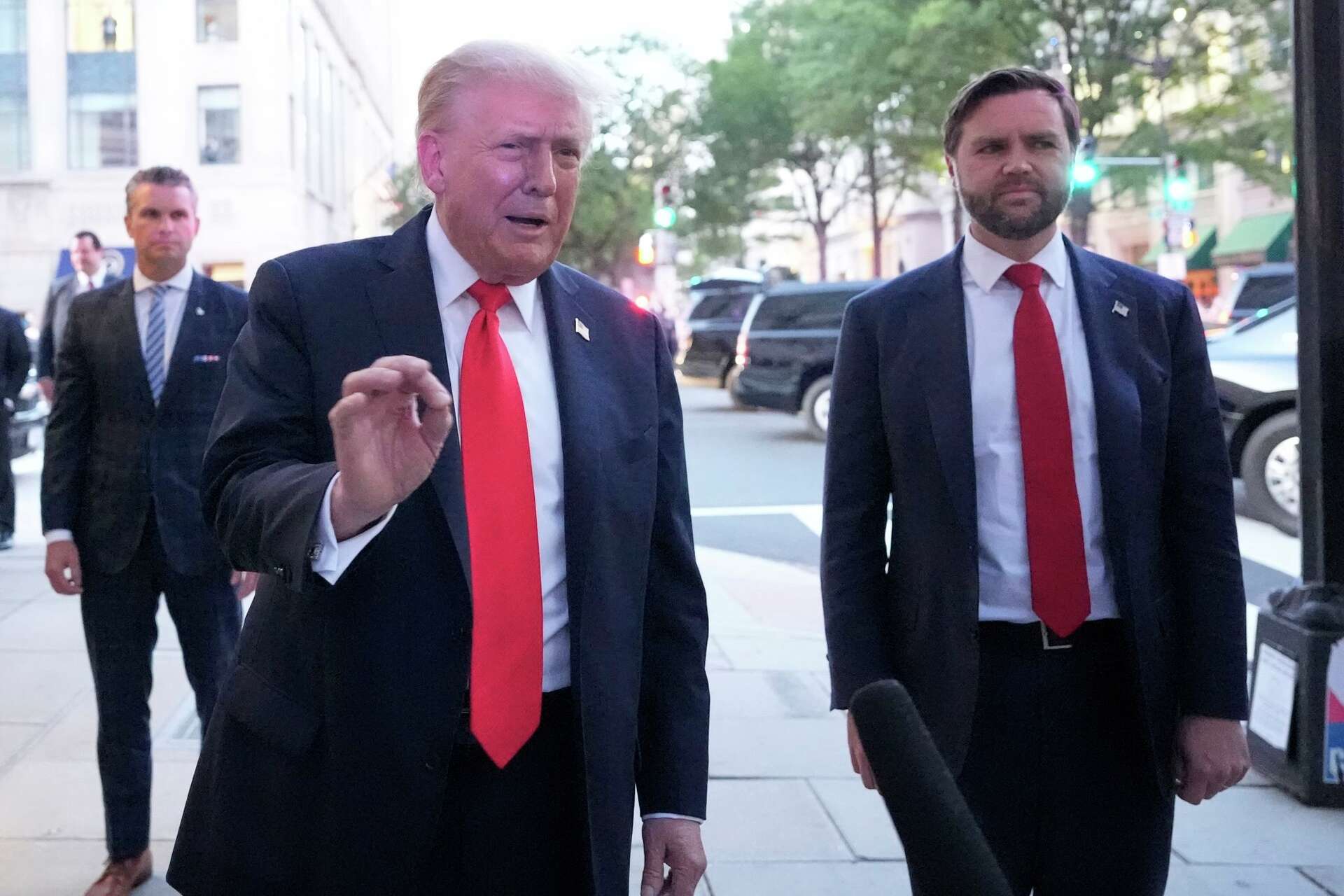 New fight looms over military base names, including Fort Hood