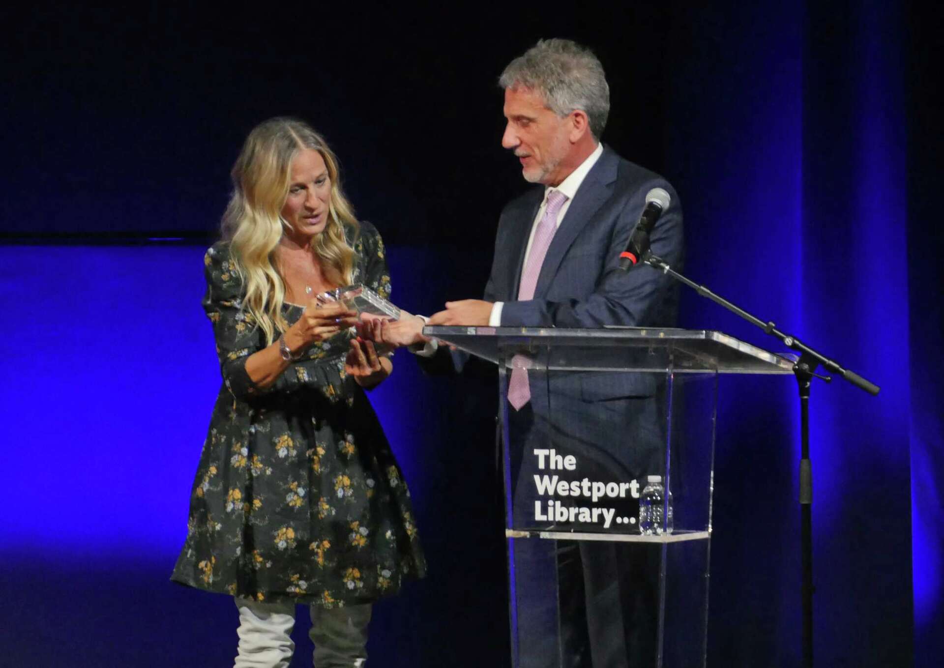Sarah Jessica Parker honored at Westport Library gala