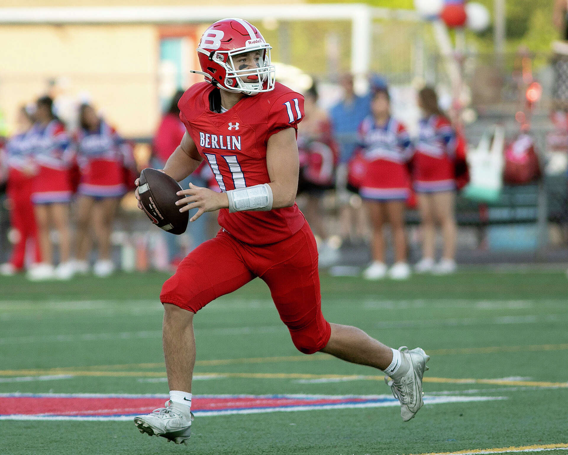 Berlin routs New London as John Capodice makes return as head coach