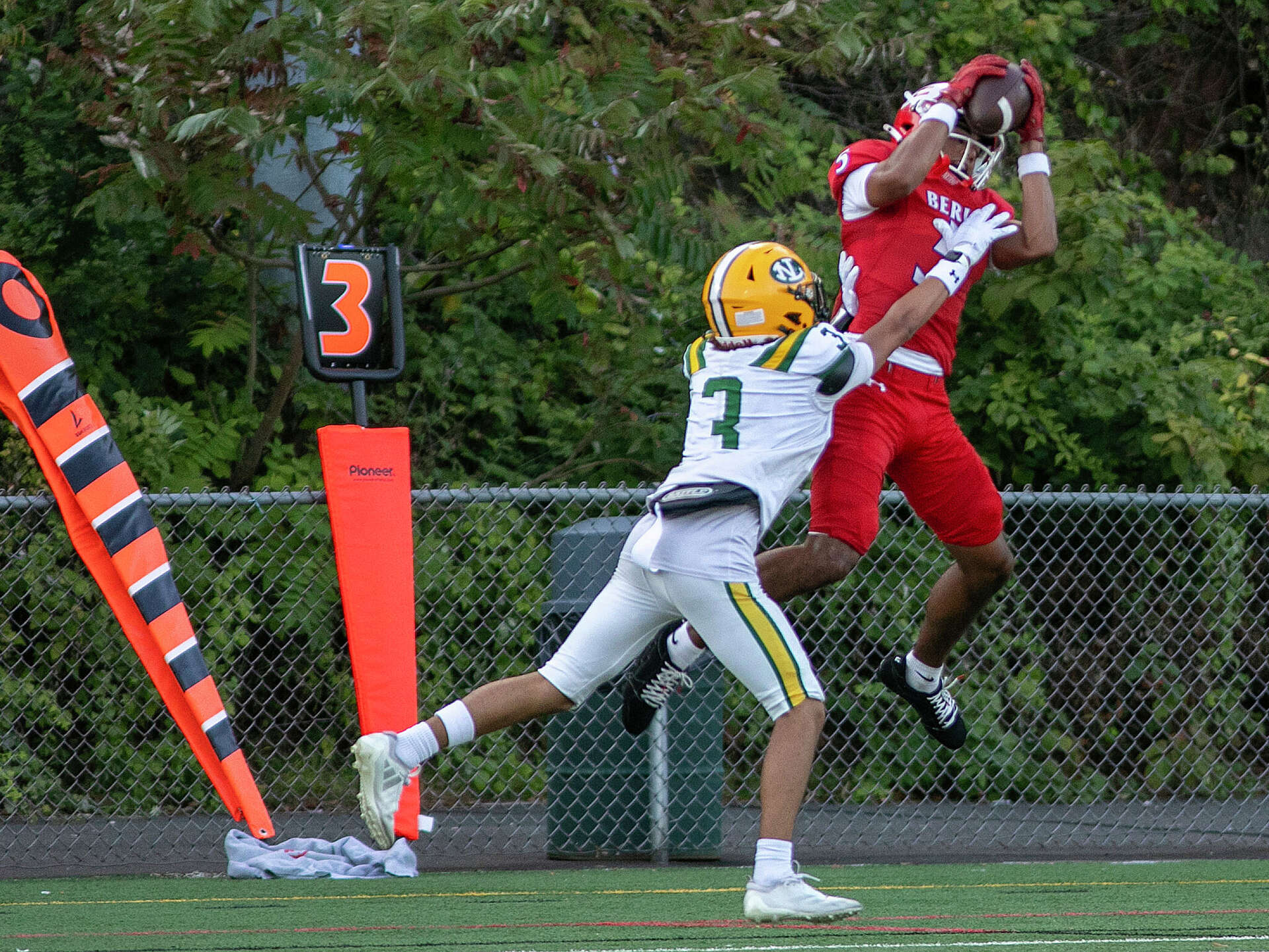 Berlin routs New London as John Capodice makes return as head coach