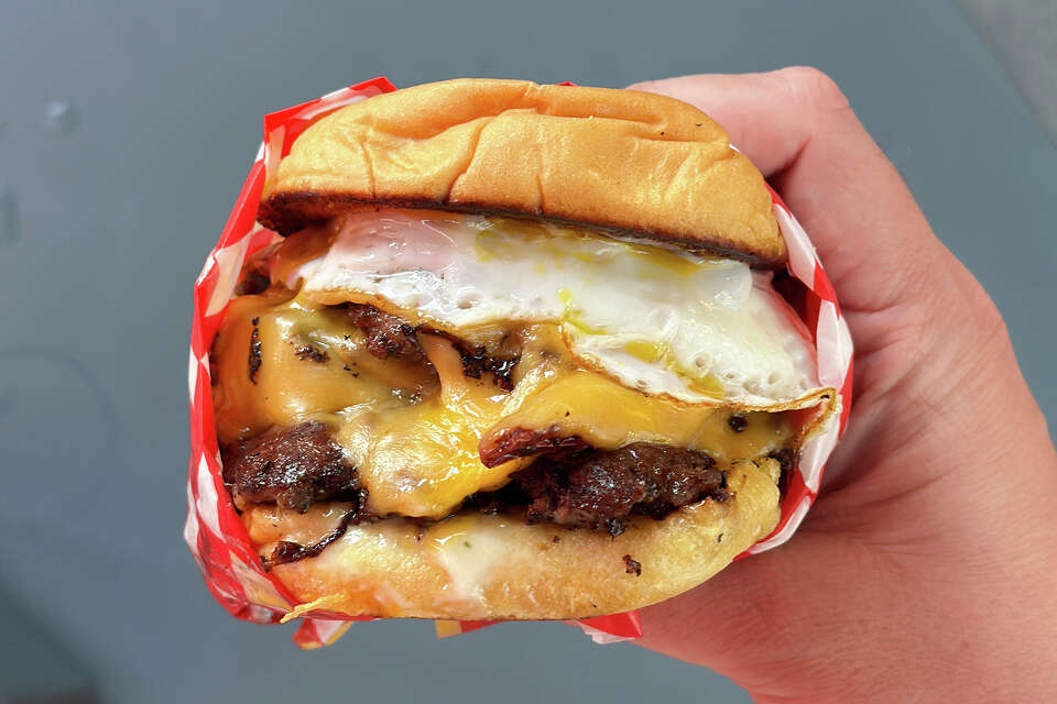 I spent 15 years eating LA burgers. These are the actual best ones.