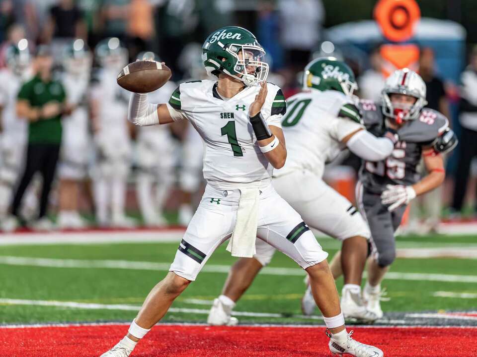 Shenendehowa football hangs on to beat Niskayuna