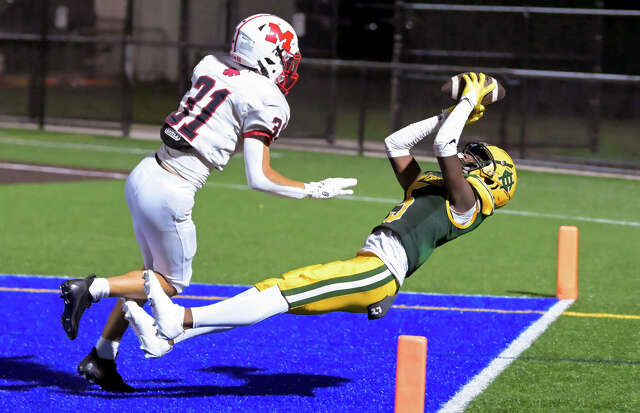 No. 9 Masuk football opens with win at Holy Cross in Alliance matchup