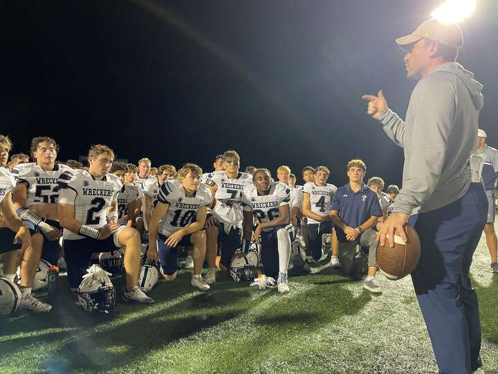No. 10 Staples football team holds off Glastonbury in season opener